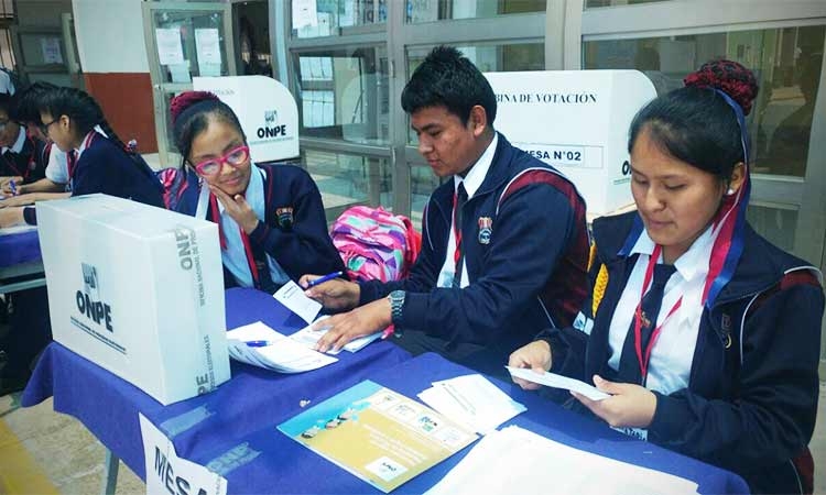 Estudiantes de Lima Metropolitana eligieron a sus alcaldes escolares ... Estudiantes de Lima Metropolitana eligieron a sus alcaldes escolares ...